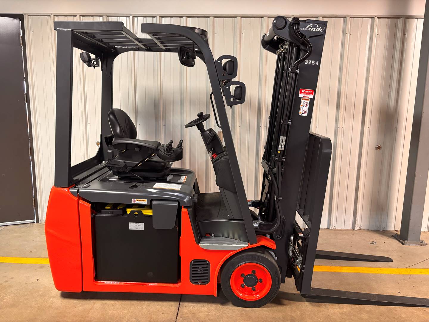 HODGE MATERIAL HANDLING